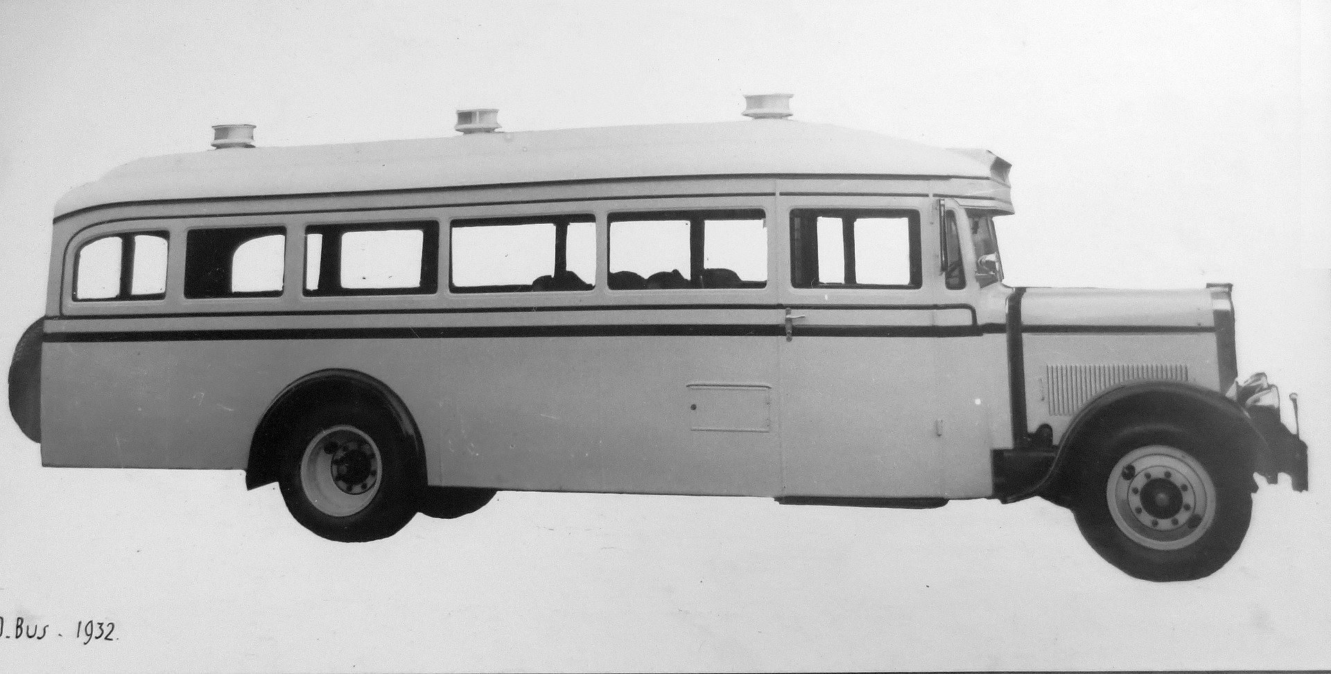 Walter D-Bus - prvý československý autobus, určený na diaľkovú dopravu ...
